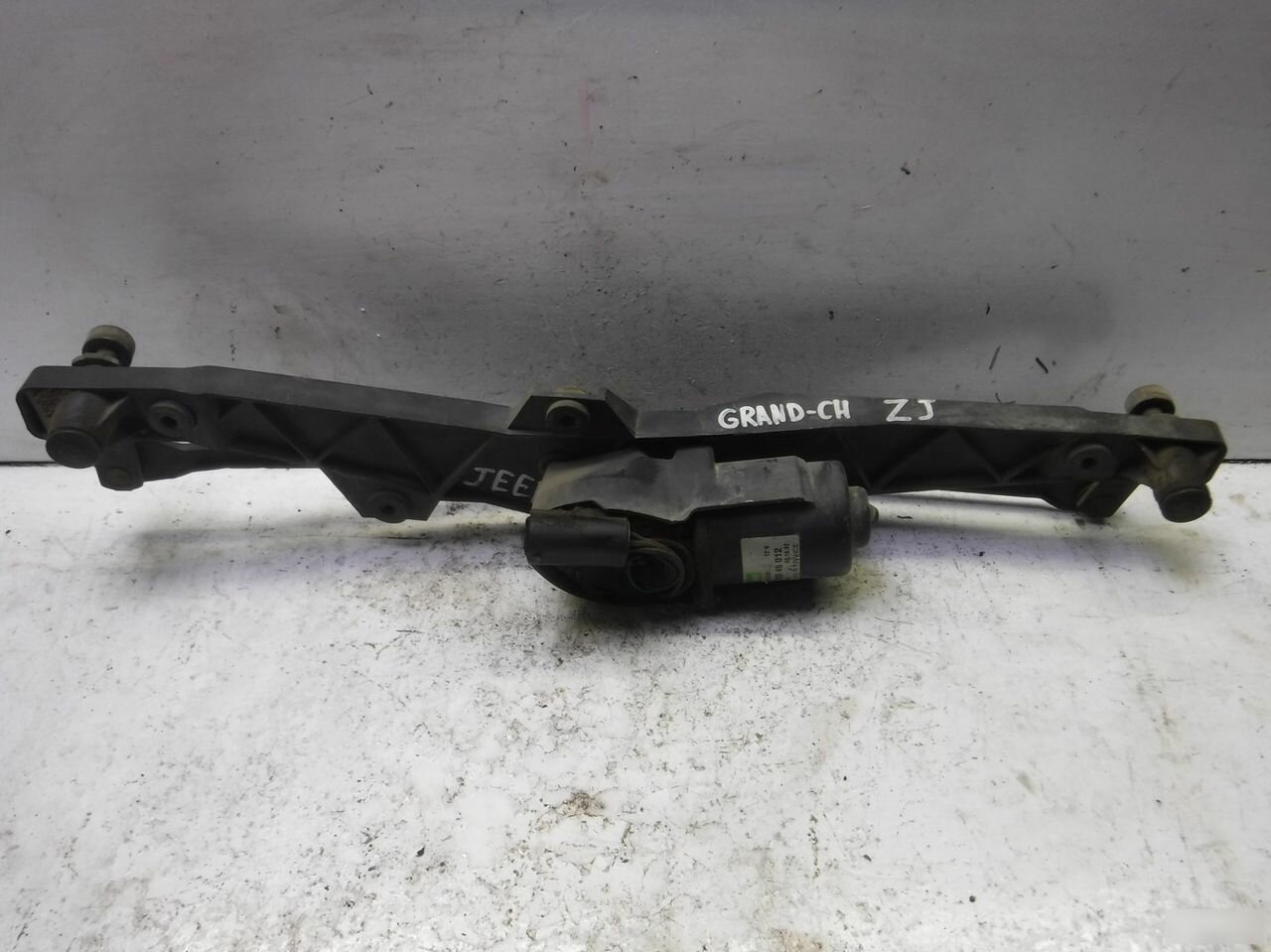 Трапеция стеклоочистителей Jeep Grand Cherokee ZJ (1992—1996) 55155010 53546012