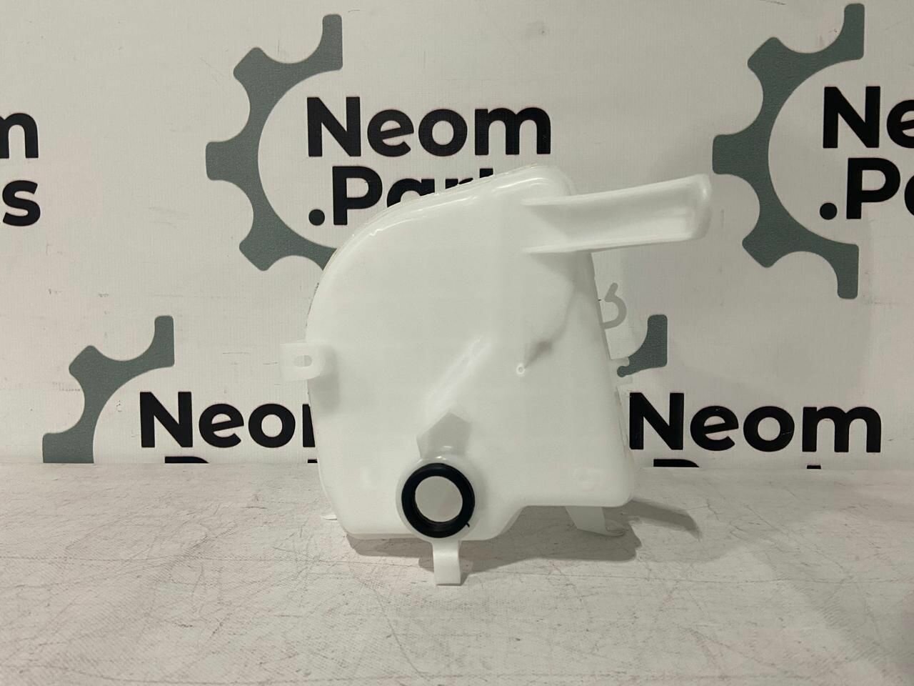 Бачок стеклоомывателя Toyota Corolla E180 12-16