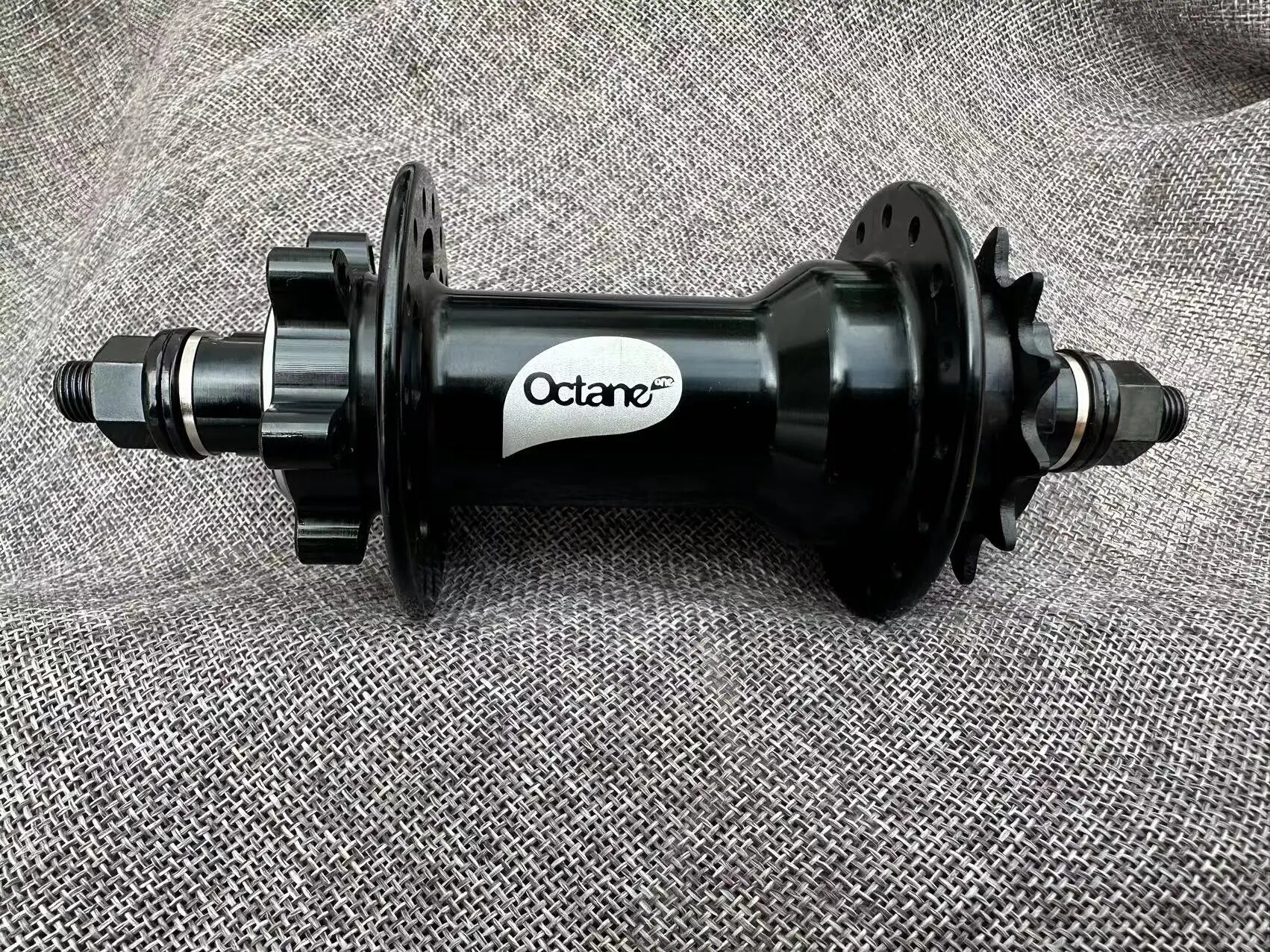 Велосипедная задняя втулка BMX черная 32 отверстия 12t