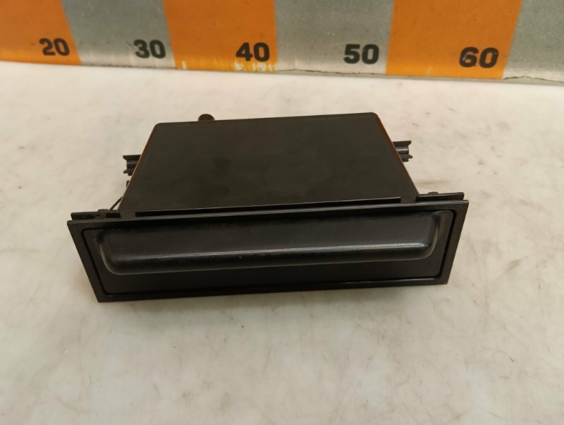 Б/У Передней консоли Ящик Nissan Maxima 2002 A33 365987 NISSAN арт. 6847544U00