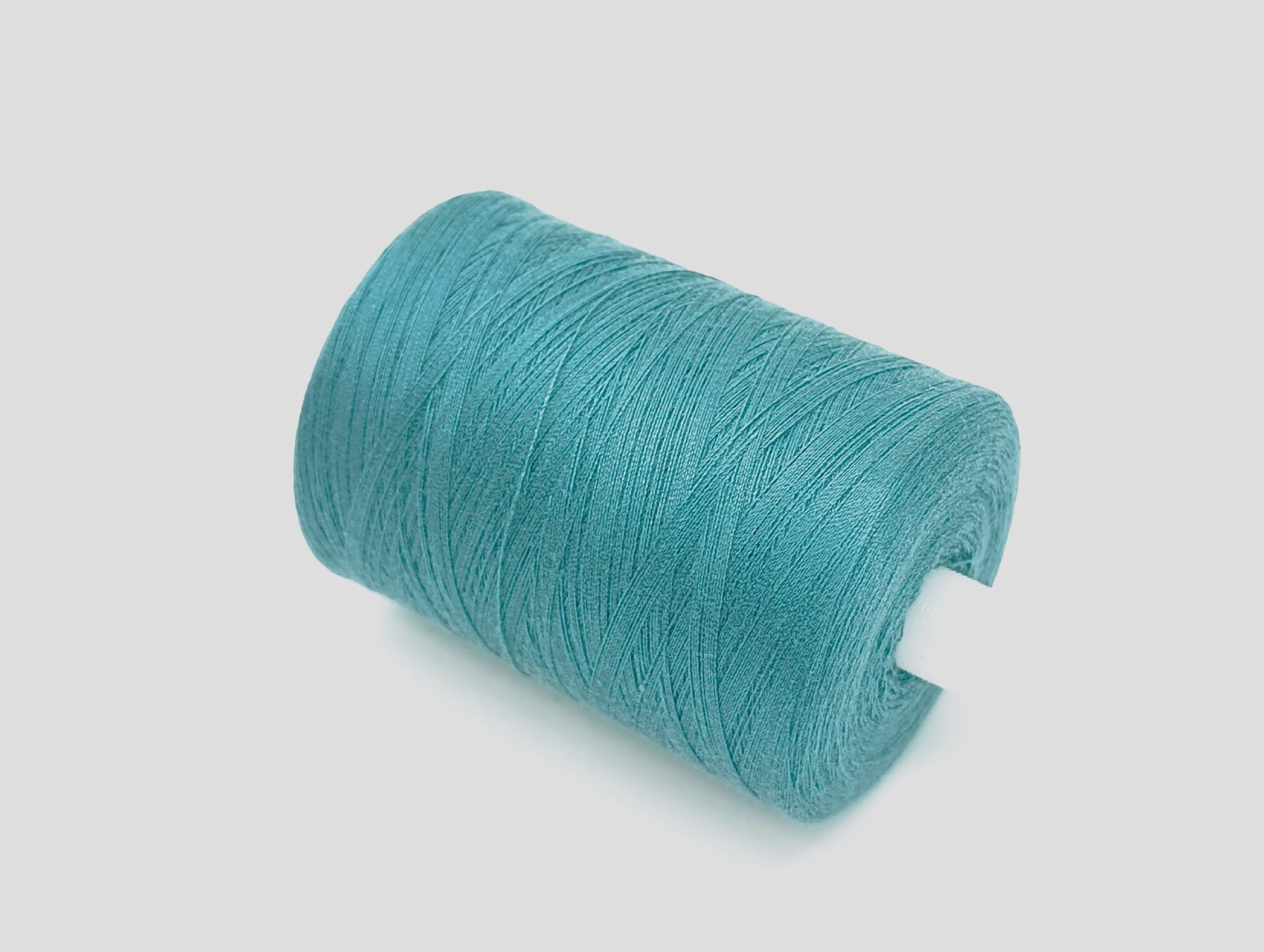 Нитки полиэфирные штапельные 40ЛШ 2500м № 0064