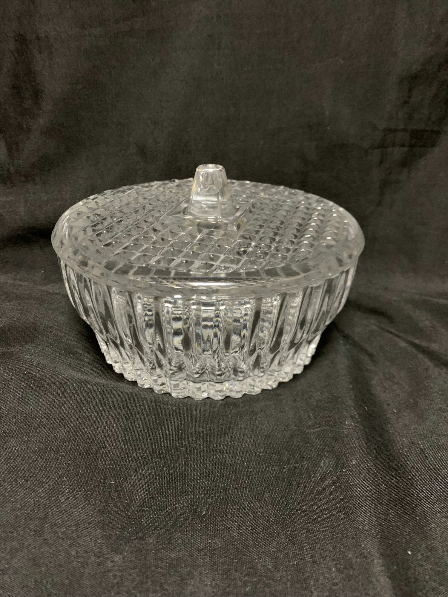 Круглая хрустальная шкатулка с крышкой "ромбики"