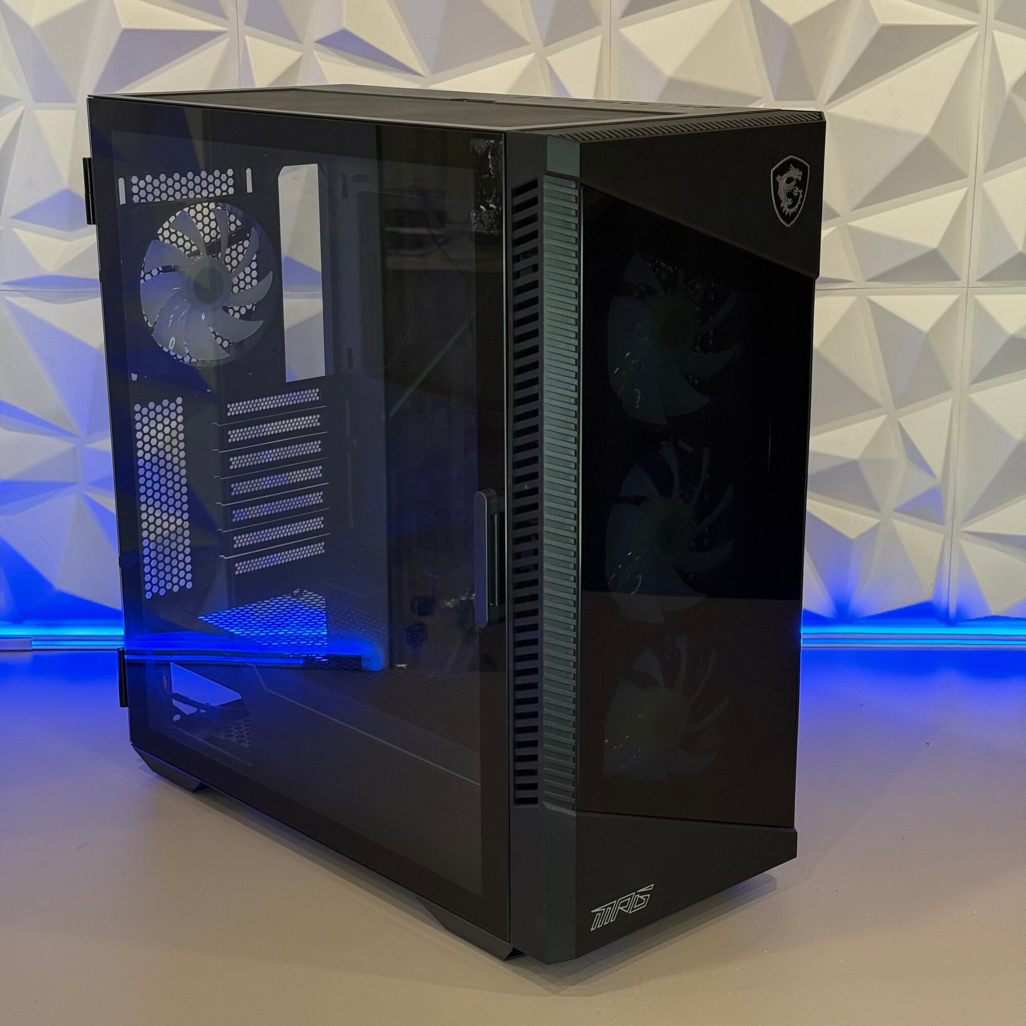 Корпус MSI MPG Velox 100R