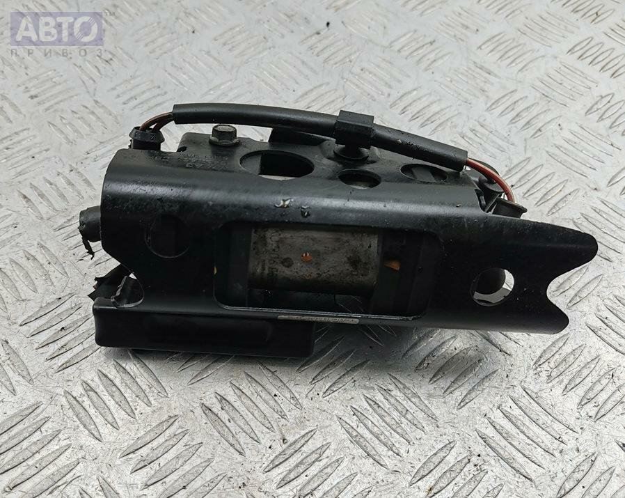 Насос топливный Volkswagen Passat B6