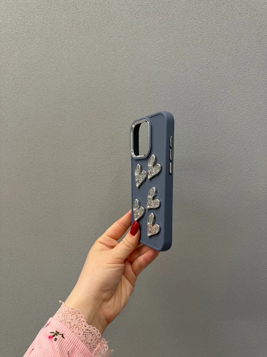 Чехол на Iphone 15 Pro , цвет синий , с крепко приклеенными фигурками . — фото 1