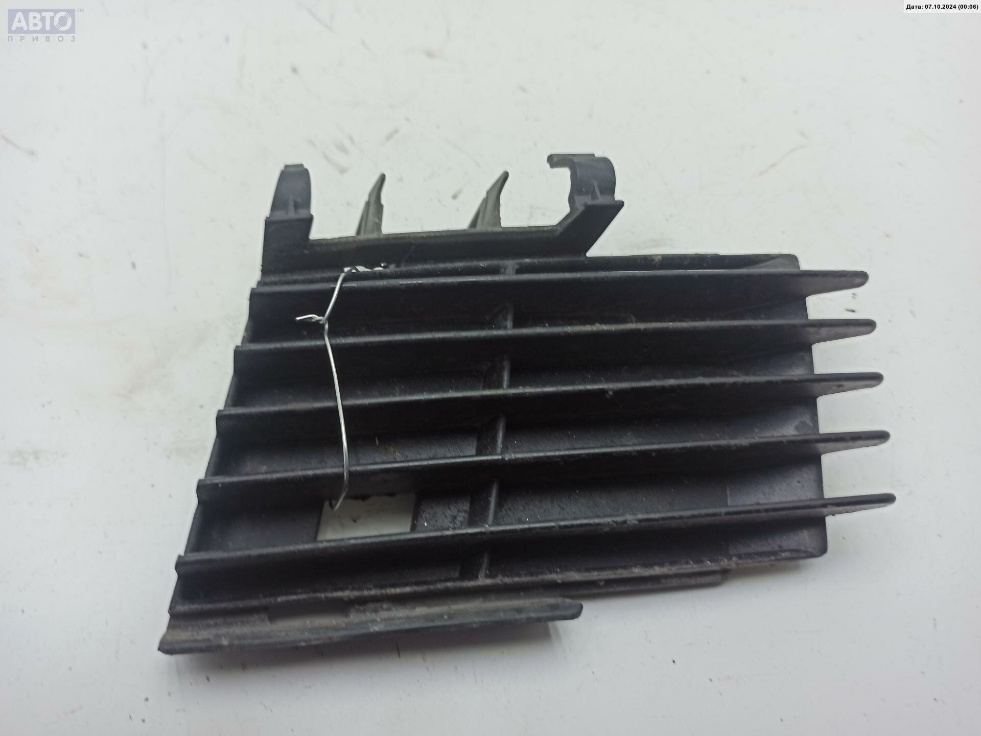 Решетка (заглушка) в бампер Opel Vectra C (2002-2008)