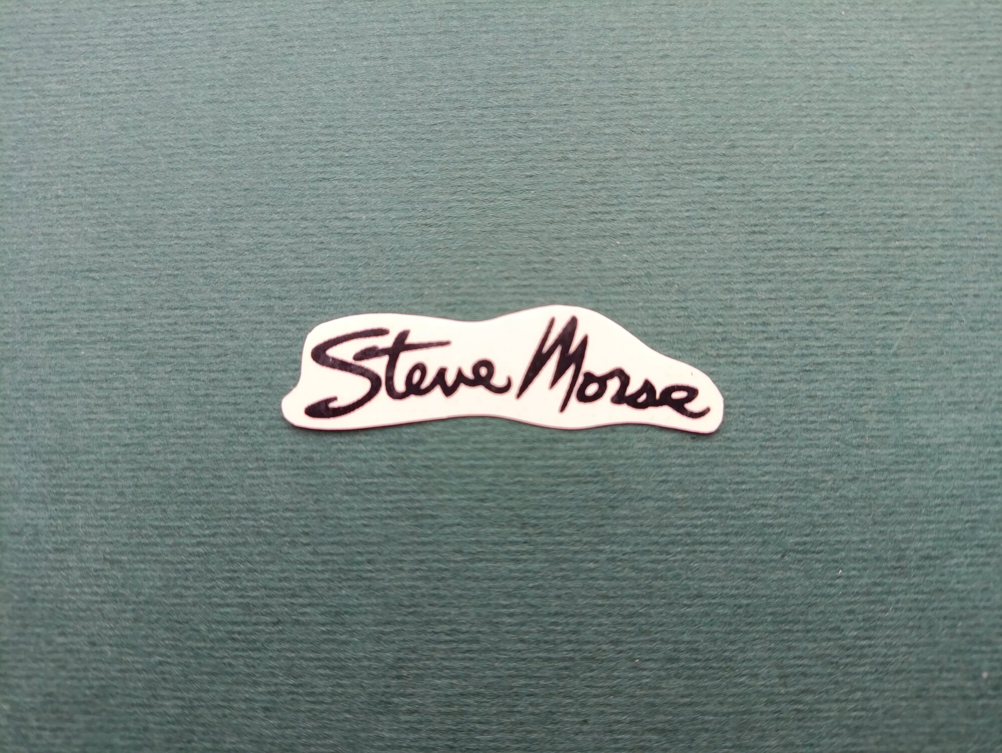 Деколь (водный перевод) на голову грифа электрогитары Ernie ball Musicman. Подпись Стива Морса.