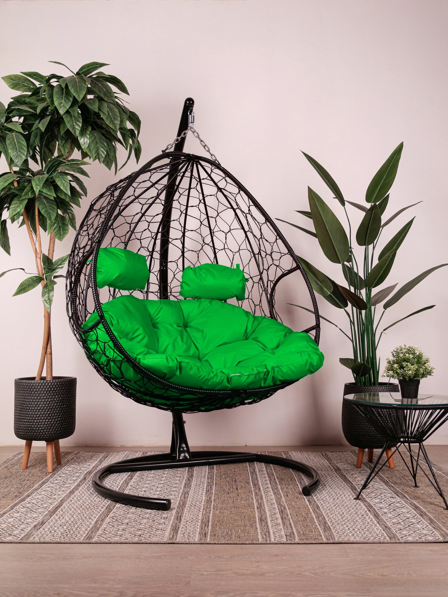 Подвесное кресло для двоих, с ротангом чёрное, зелёная подушка