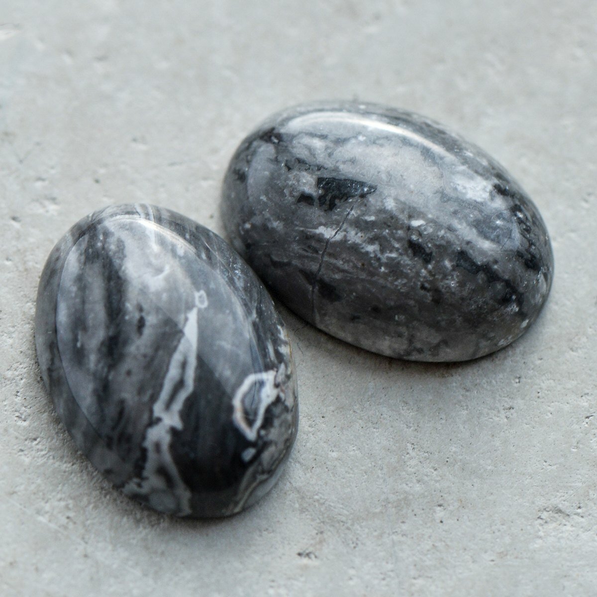 Кабошон Агат 2 шт, овальный, цвет полосатый серо-белый, размер 18x13x6 мм