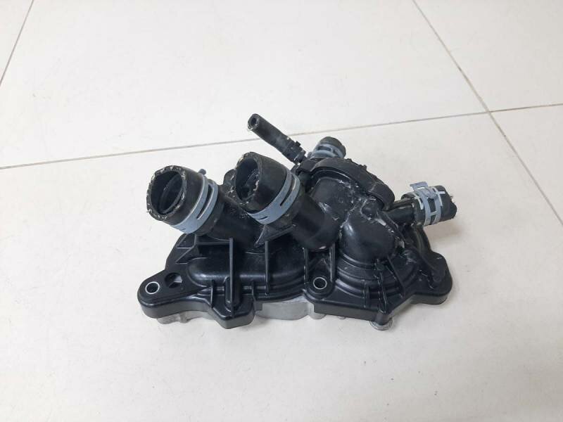 Насос водяной помпа Skoda Karoq 2017 кат.номер: 04E121600CC 04E121042AD