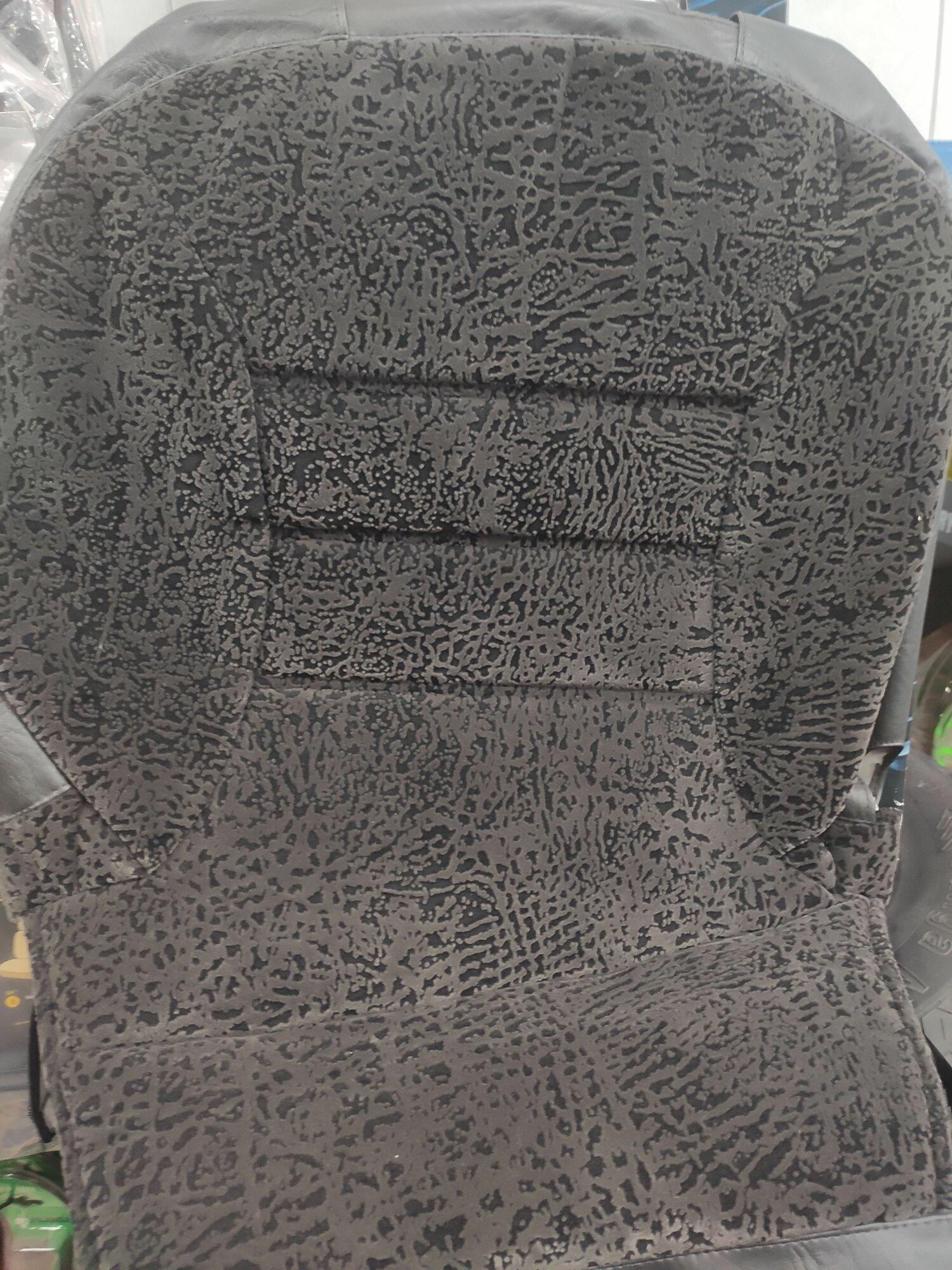 Модельные чехлы из Флока для сидений Peugeot Partner Tepee Family / Citroen Berlingo II (3 отдельных кресла) с 08г. / Opel Combo (PCMA) с 21г.