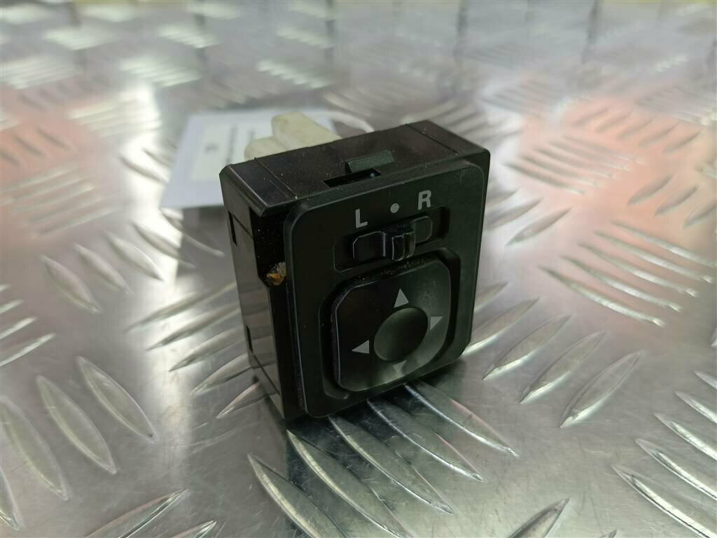 Кнопка регулировки зеркал Б/У для MITSUBISHI LANCER IX рестайлинг (2005—2010) MR417977