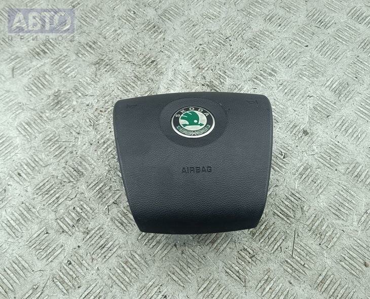 Подушка безопасности (Airbag) водителя Skoda Octavia mk2 (A5 1Z) 2004-2013