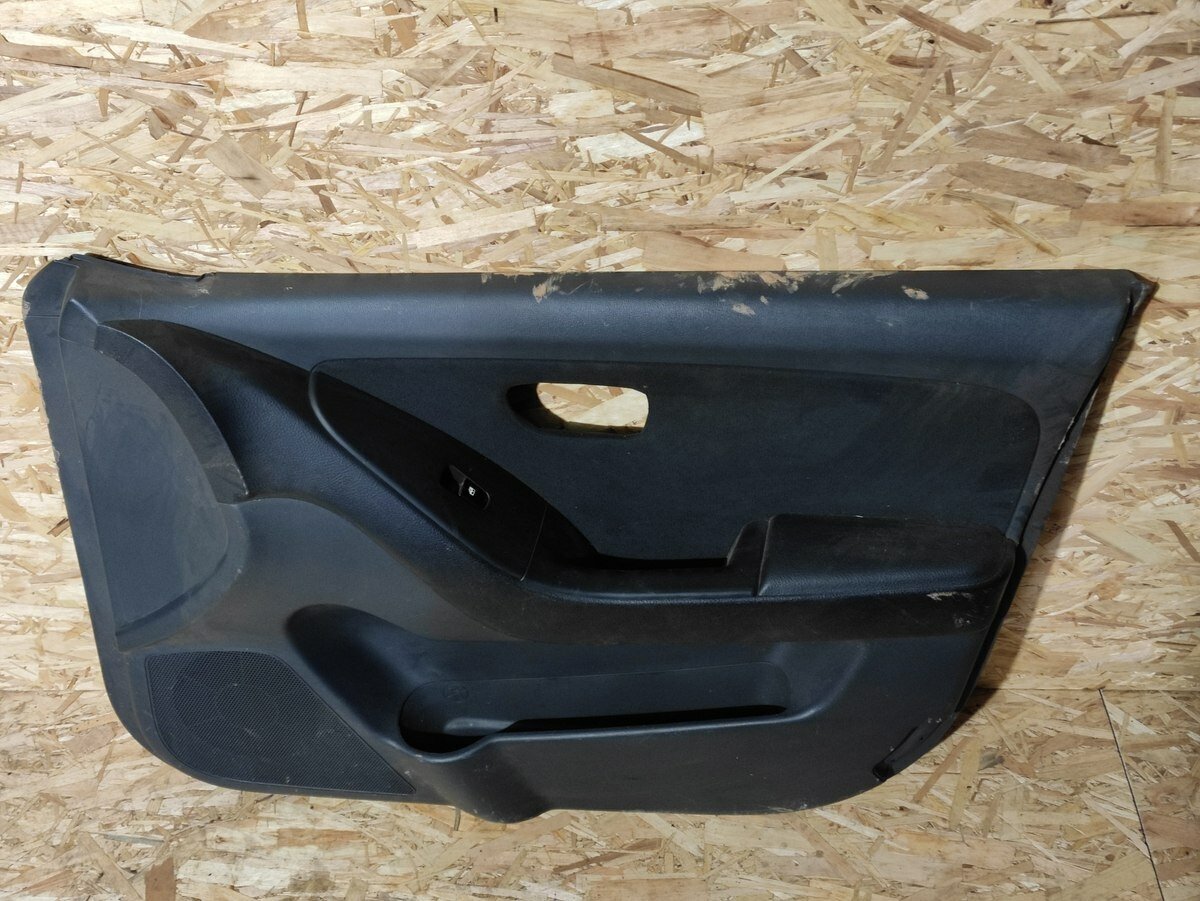 Обшивка двери передней правой HYUNDAI Elantra 2006-2011 823802H000