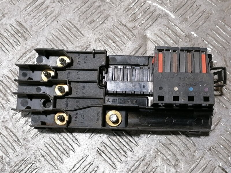 Блок предохранителей моторный MERCEDES ML w164 2115452601