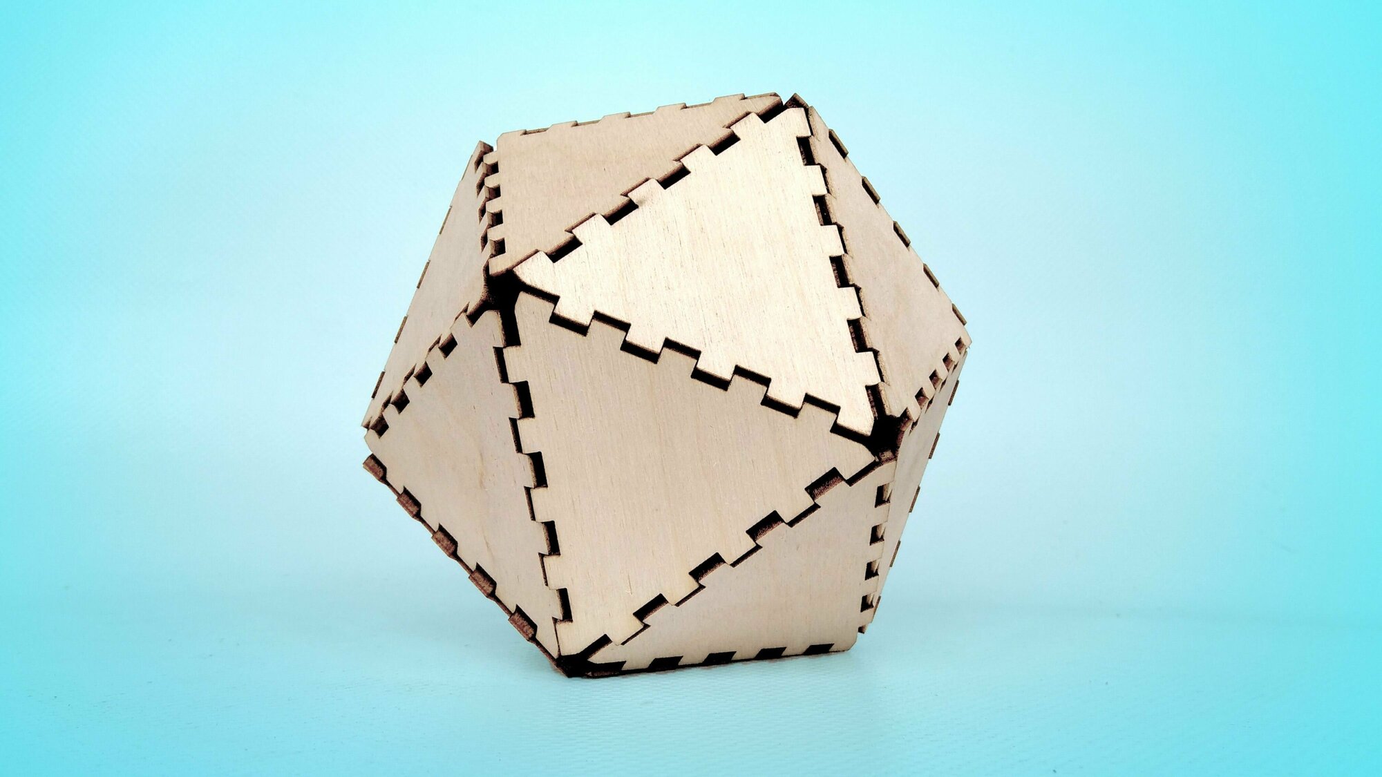 Икосаэдр - геометрическая фигура - d-12см