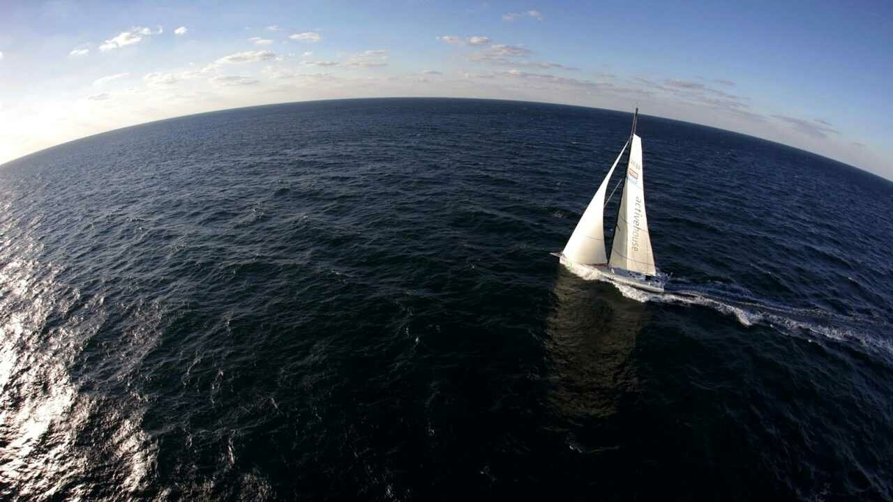 Картина на холсте 110x60 LinxOne "Лодка море" интерьерная для дома / на стену / на кухню / с подрамником