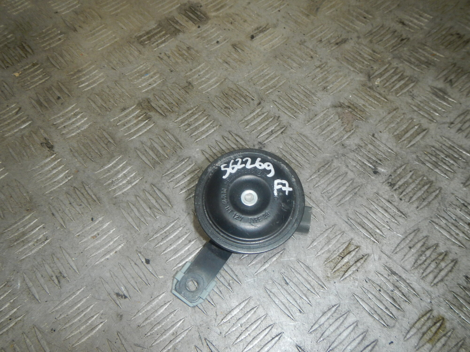 Б/У Сигнал звуковой, Haval (Хавейл)-F7 (19-) Haval F7 (19-24) Трещина на корпусе разъема. 562269 HAVAL арт. 3721100XKQ04A