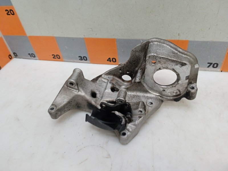 Б/У 2.0 D4204T23, Вольво XC90 , левый руль Кронштейн ТНВД Volvo XC90 2016 LA4 275251 VOLVO арт. 31401103