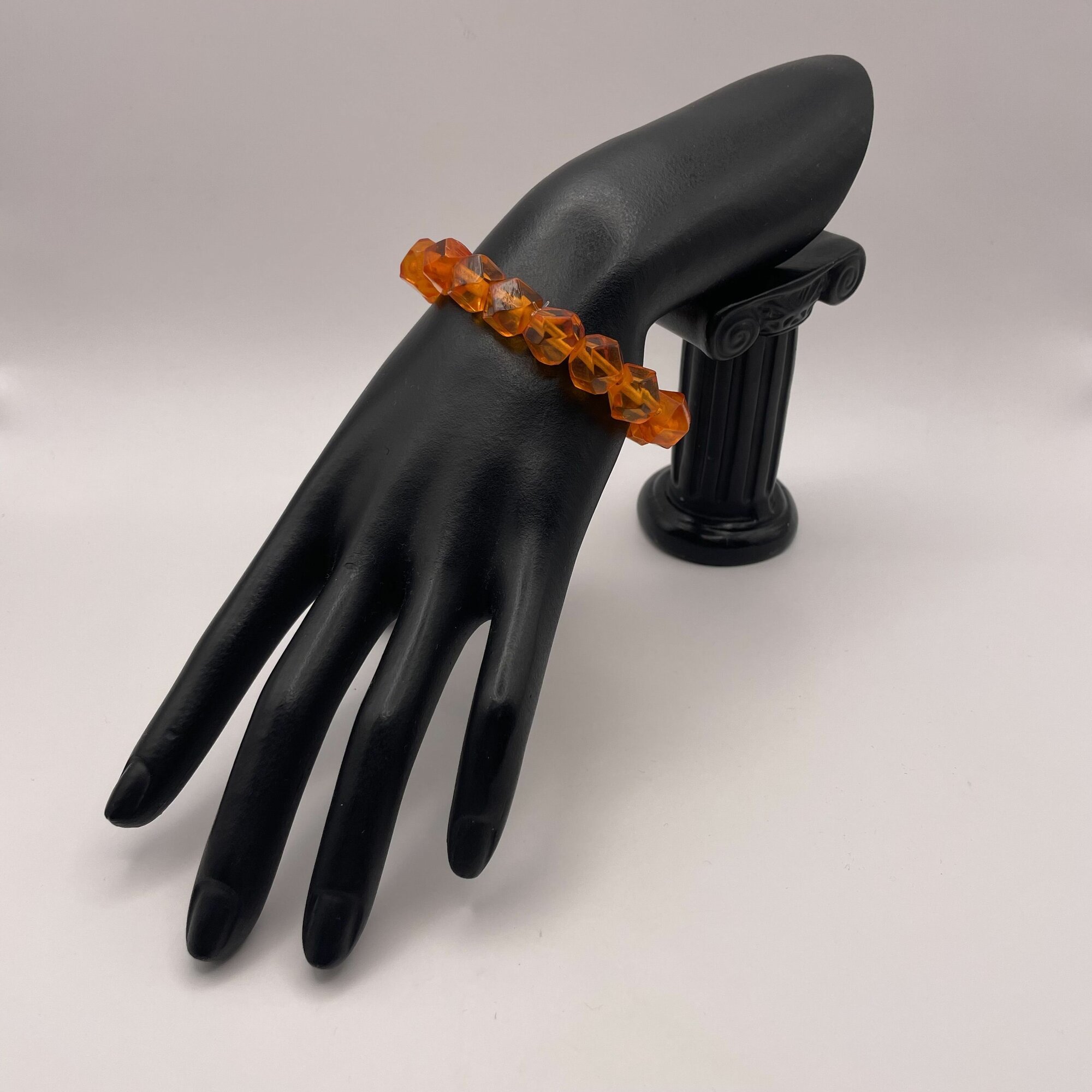 Советский винтажный браслет, граненые камни из пластика, имитация янтаря.