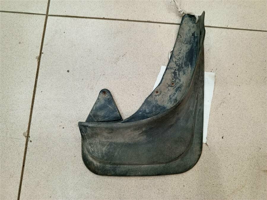 Брызговик передний правый от Fiat Albea 2002-2012