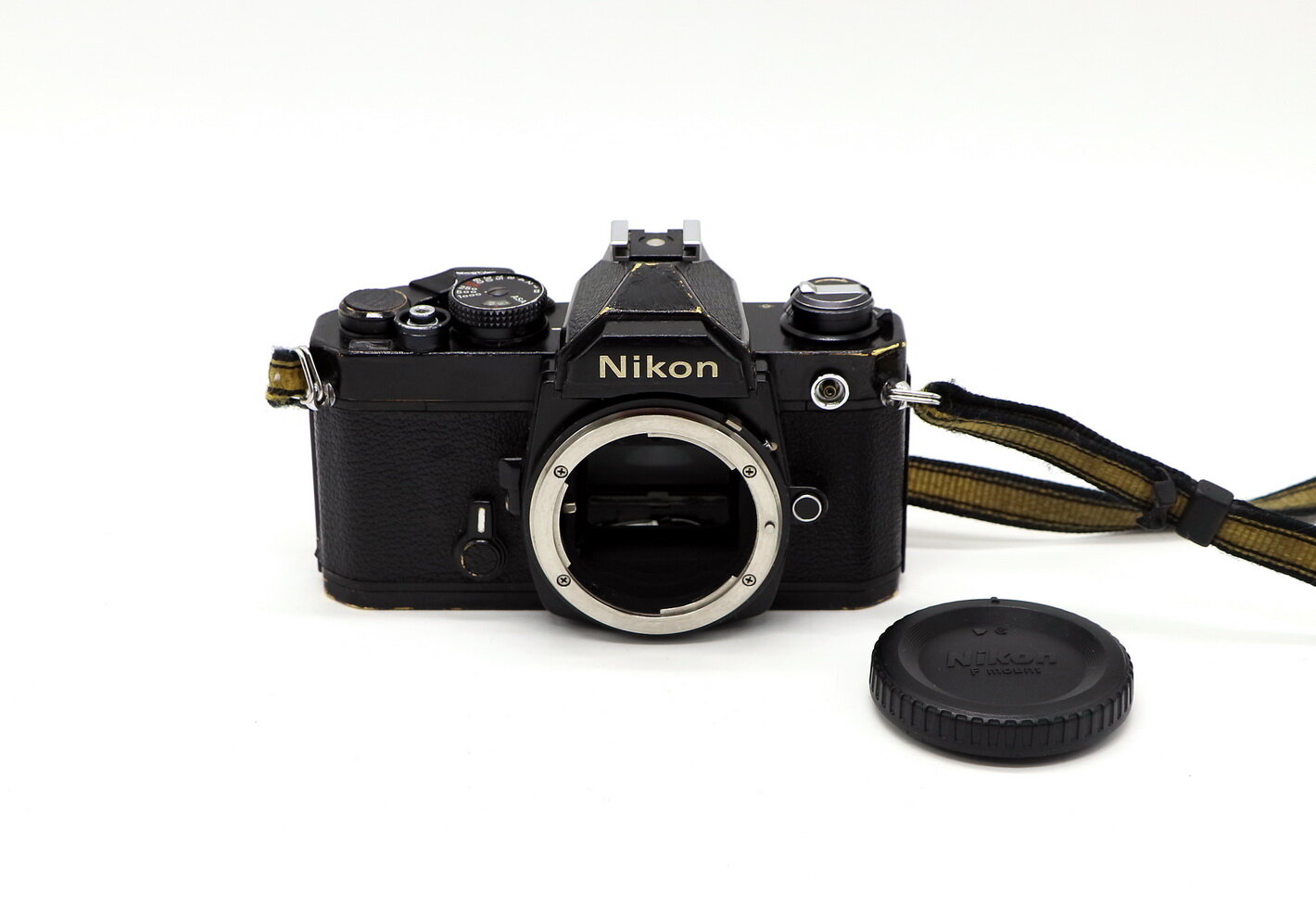 Зеркальный пленочный фотоаппарат Nikon FM body