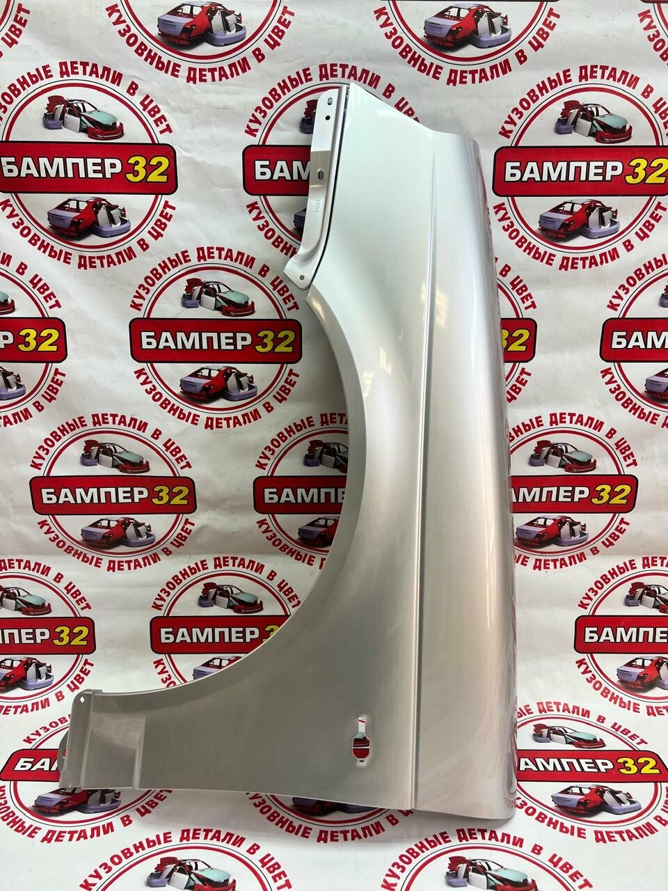 Крыло для Приора 2170 левое пластиковое, цвет Снежная королева