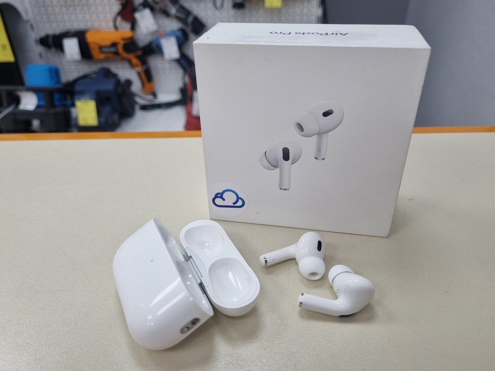 Наушники беспроводные Apple AirPods Pro 2 Case USB-C Б/У