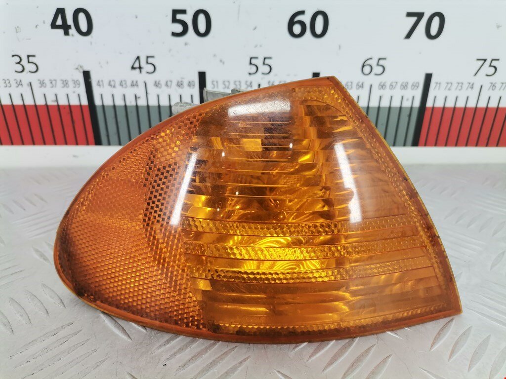 Указатель поворота (поворотник) правый BMW 3-Series (E46) 63136902766 арт. 1522460