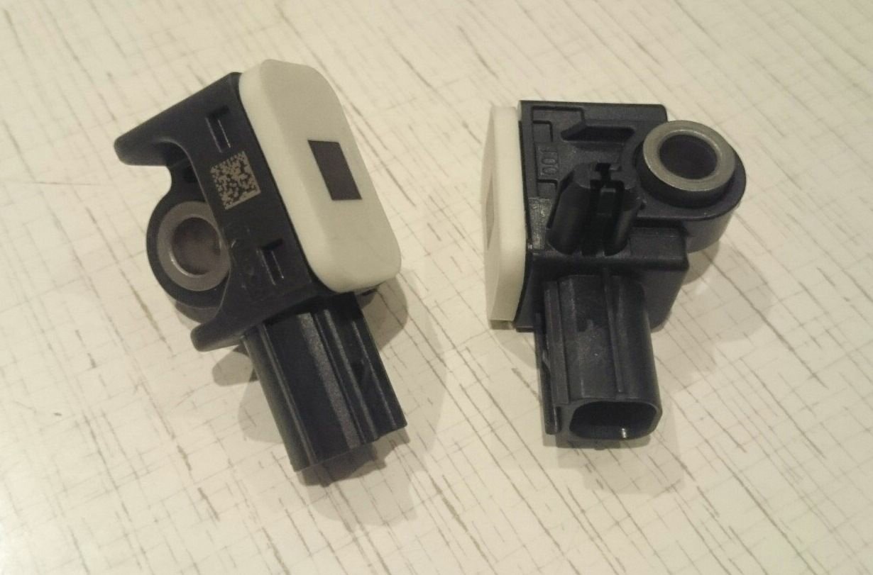 Датчик удара подушек безопасности Форд 1523017