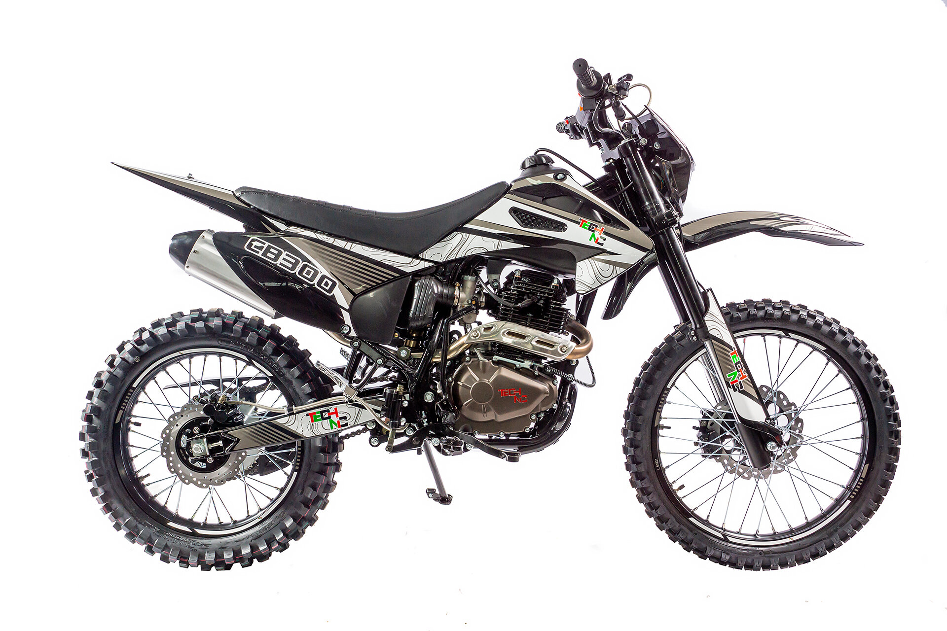 Мотоцикл TECH NIC CB300, 4-тактный двигатель, максимальная скорость 120 км/ч, цвет бело-черный