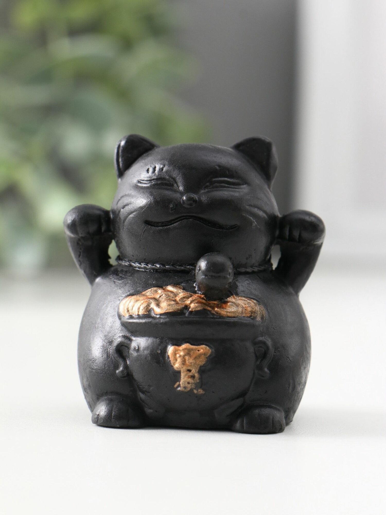 Фигурка гипс Кот манэки-нэки , 5.5 5 5 см, чёрная