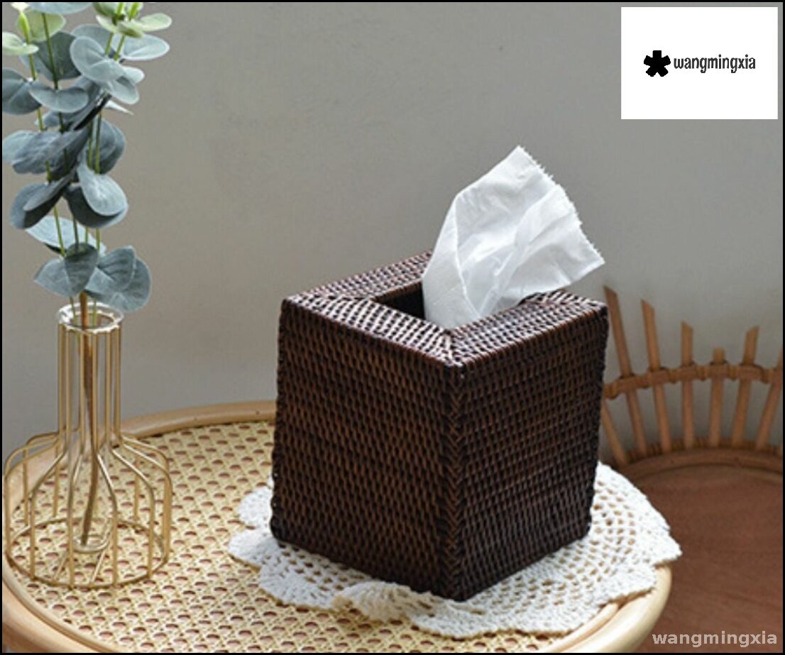 Эксклюзивный контейнер для салфеток 14X14X14CM сплетен из ротанга