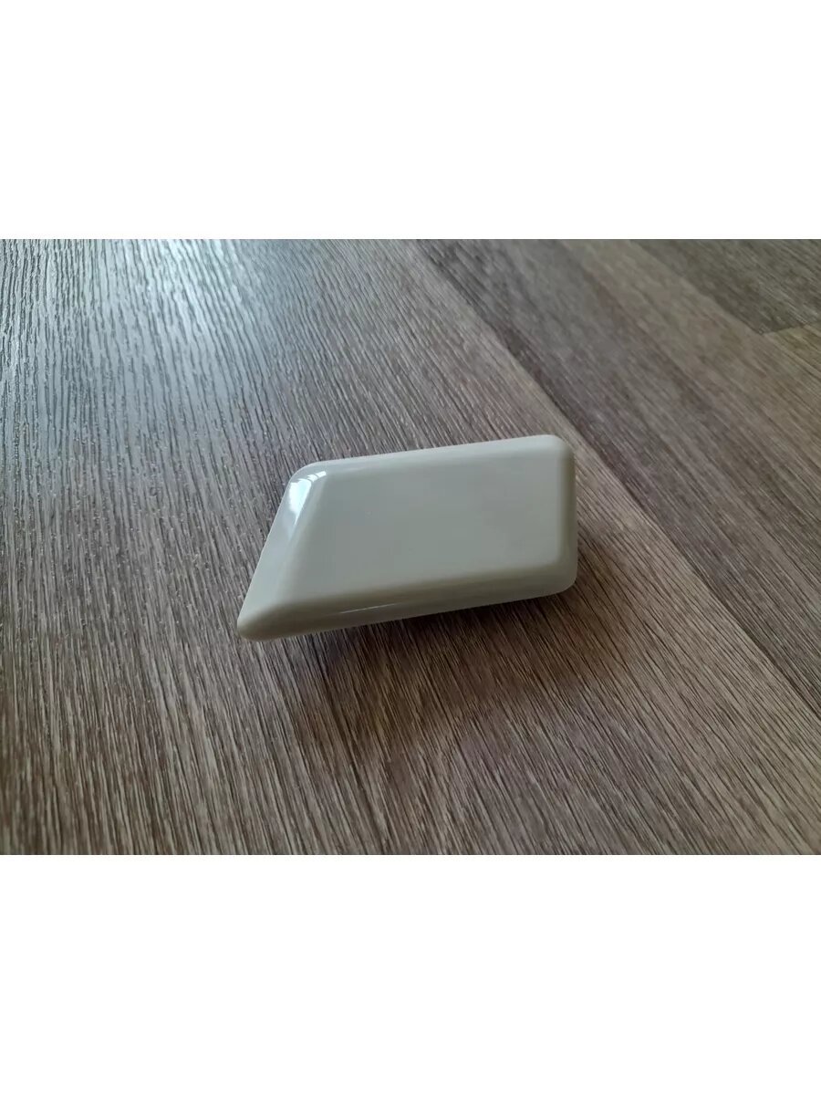 Крышка заглушка омывателя фар правая на Форд Мондео 3