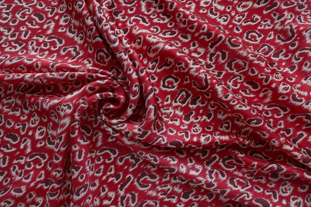 Ткань твил красный леопард (вискоза для шитья), ширина 1.35 м