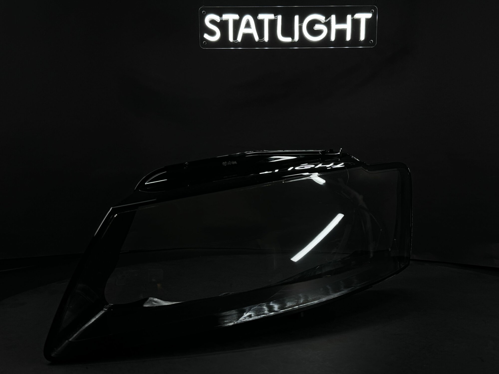 Левое стекло фары AUDI A5 2007-2011