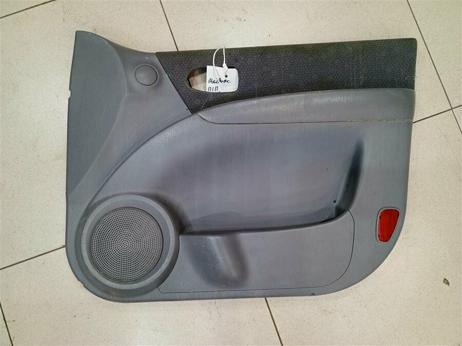 Обшивка двери передней правой от Hyundai Matrix 2001-2010