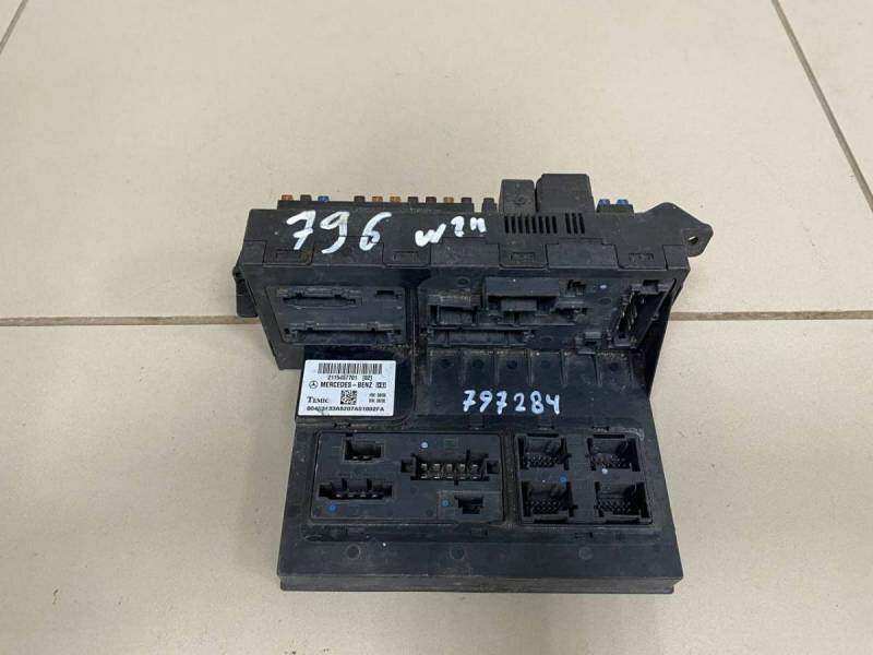 Блок предохранителей Mercedes-Benz E-Class W211 2002-2009 кат.номер: A2115452901 2115457701