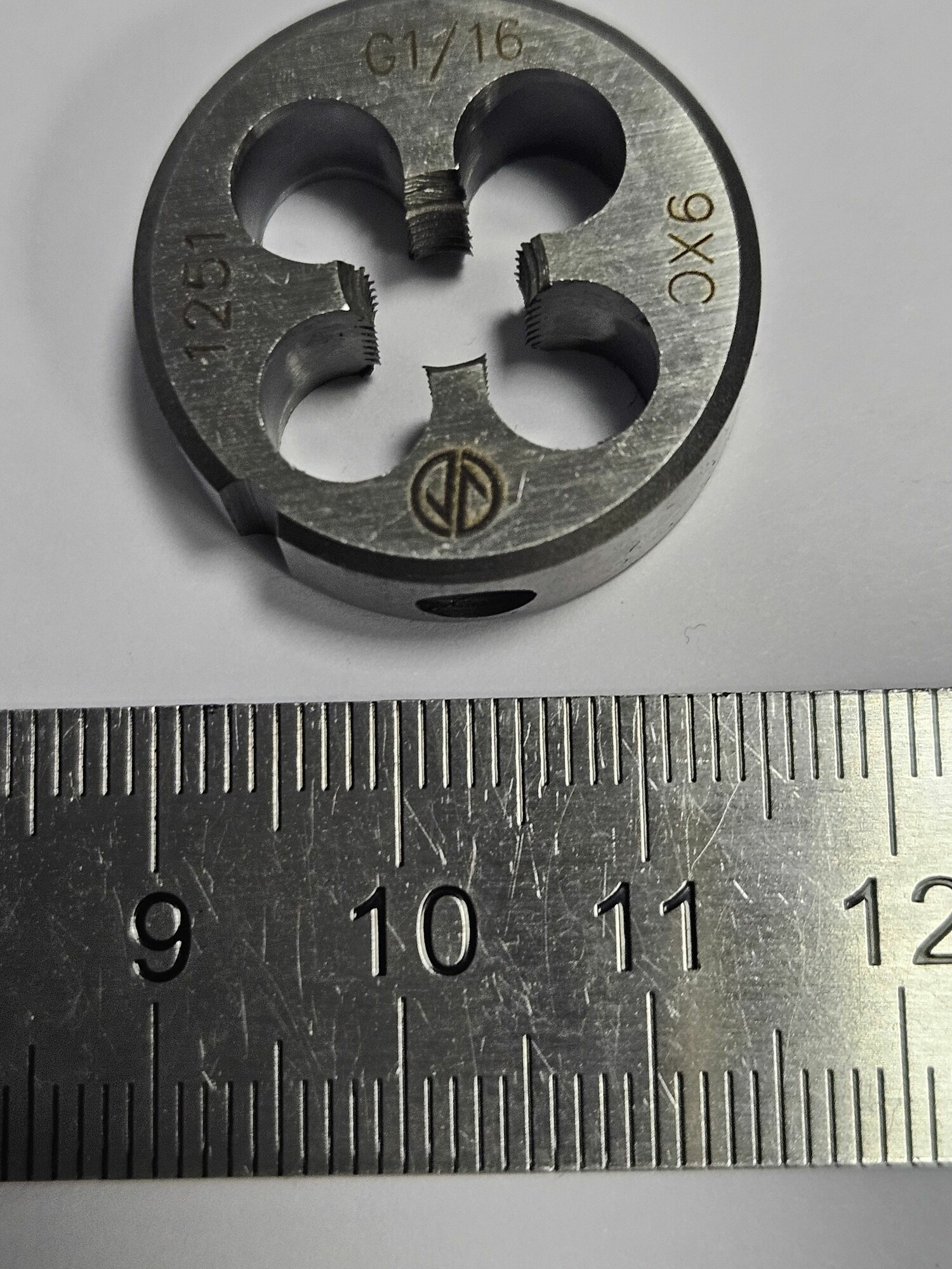 Плашка трубная цилиндрическая G 1/16