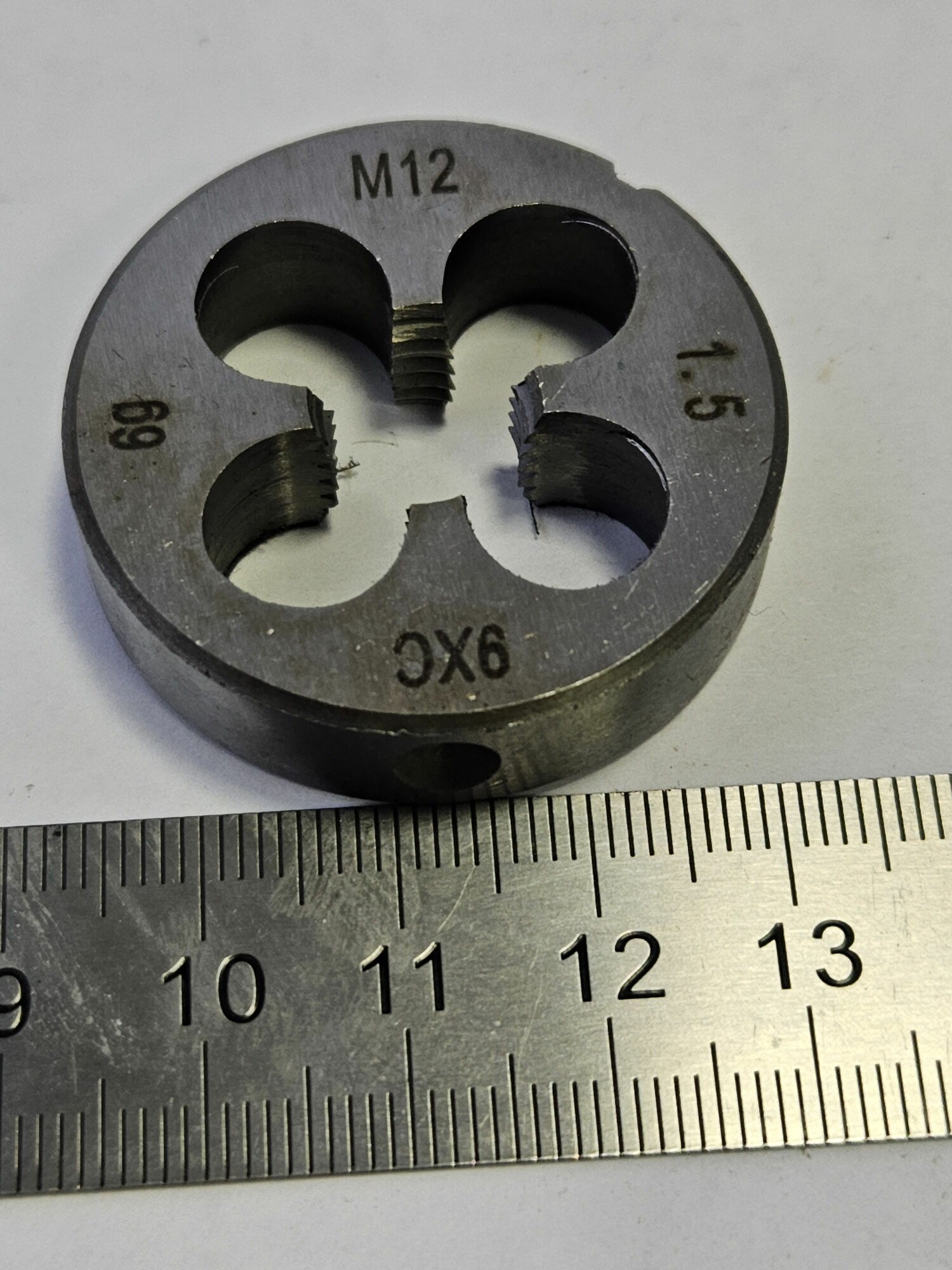 Плашка метрическая М12х1,5 9ХС