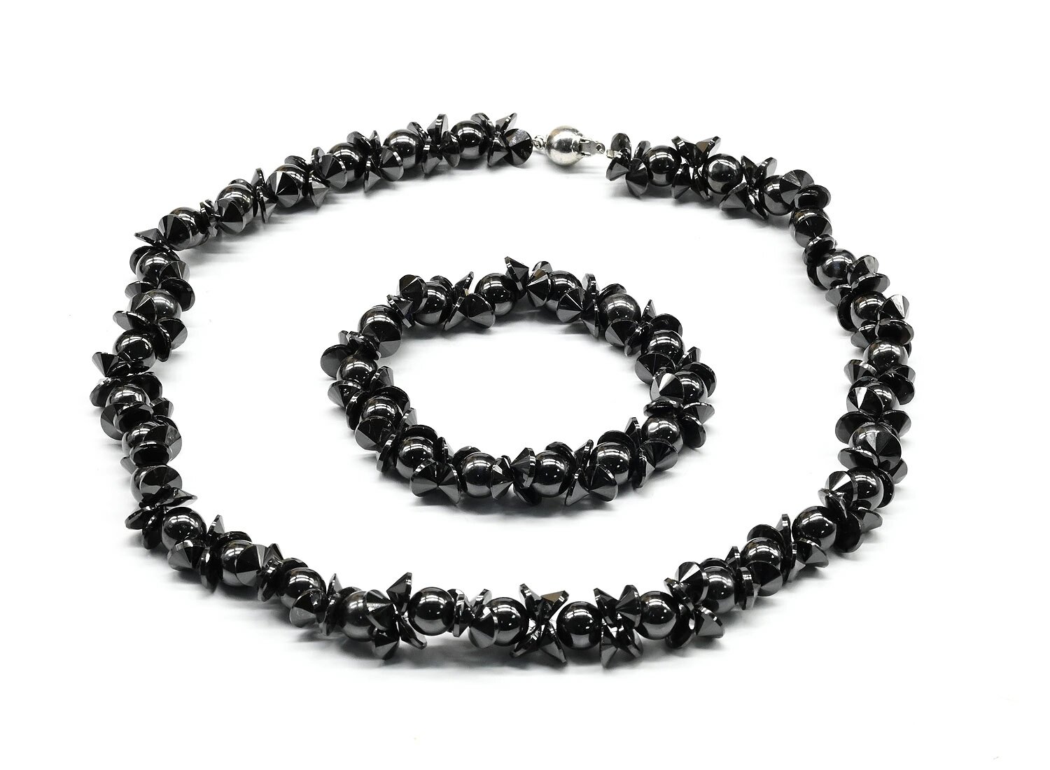 Бусы, циркон