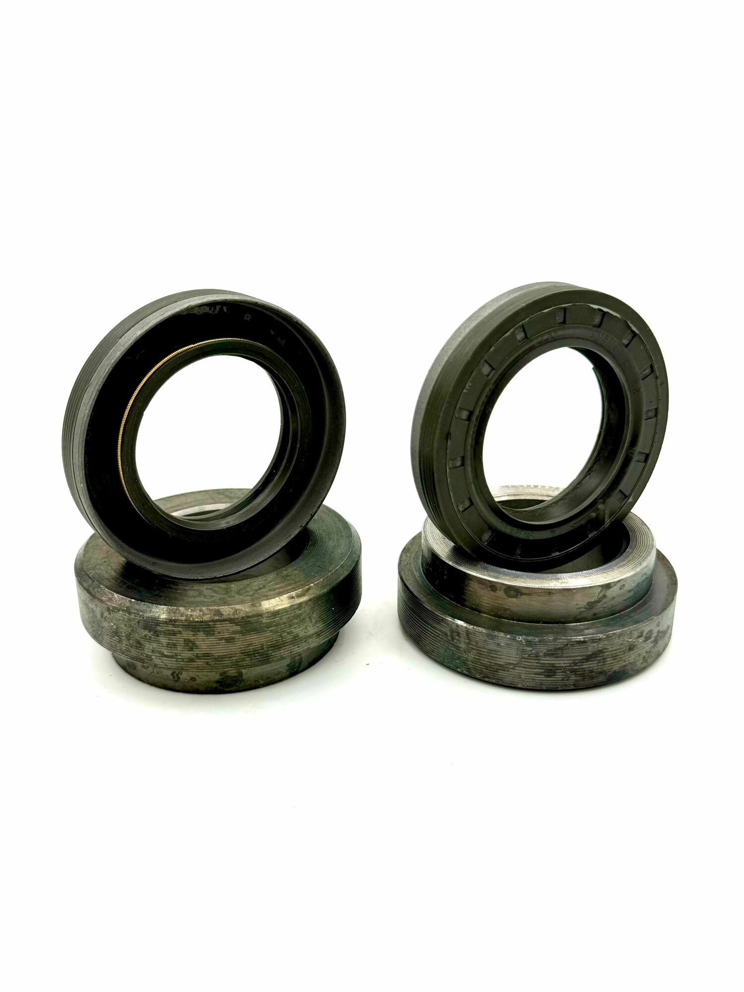 Сальник + кольцо запорное полуоси Нива без абс