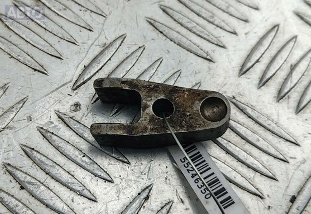 Скоба (кронштейн) крепления форсунки Mercedes C-Class W203 (2000-2006)