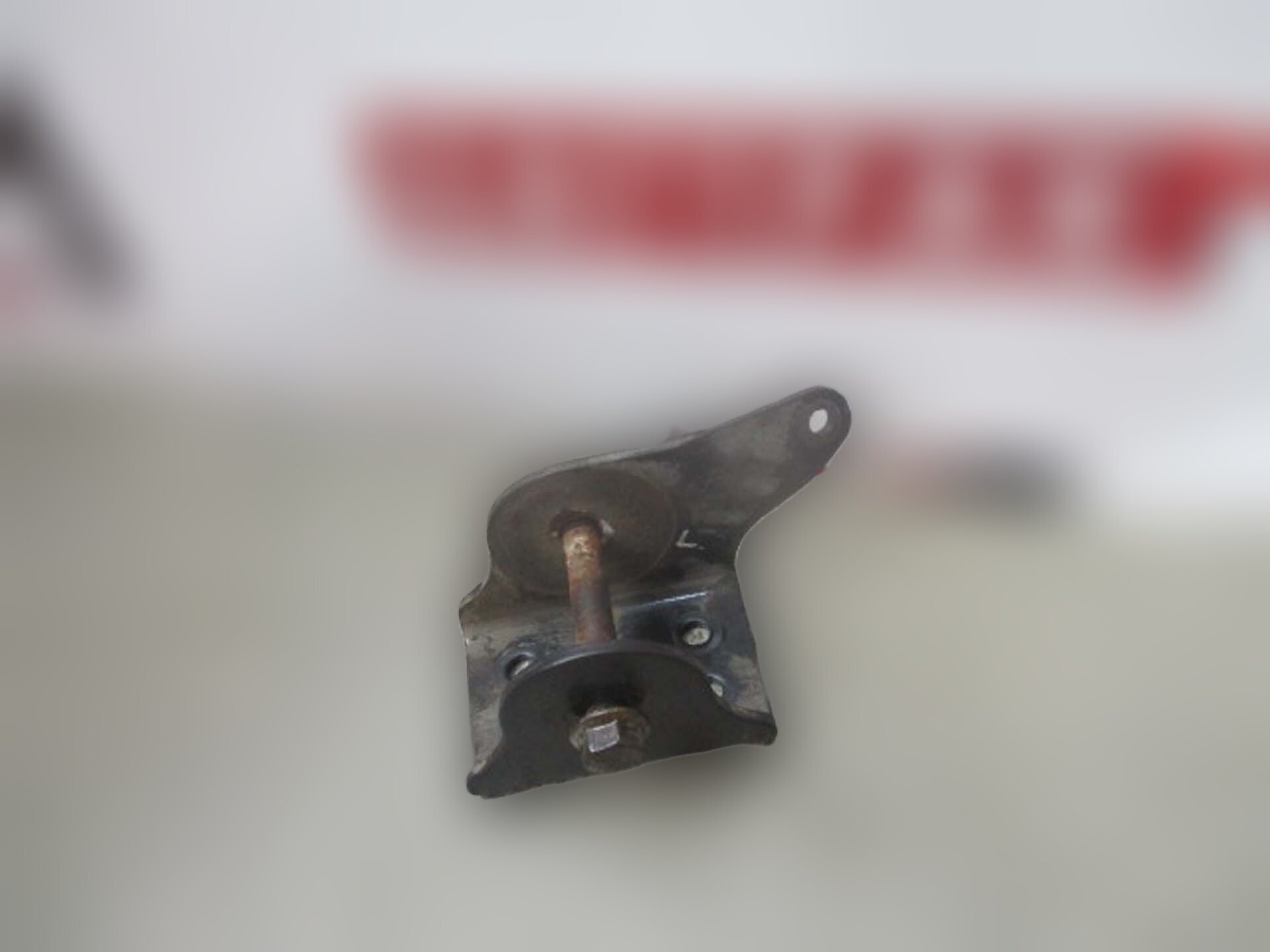 Кронштейн торсиона кабины левый MAN TGA, TGX, TGS