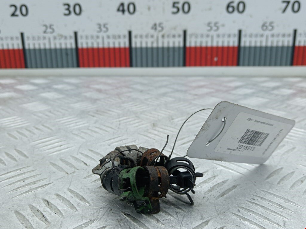 Хомут металлический Volkswagen Fox 11617798304 арт. 2018913