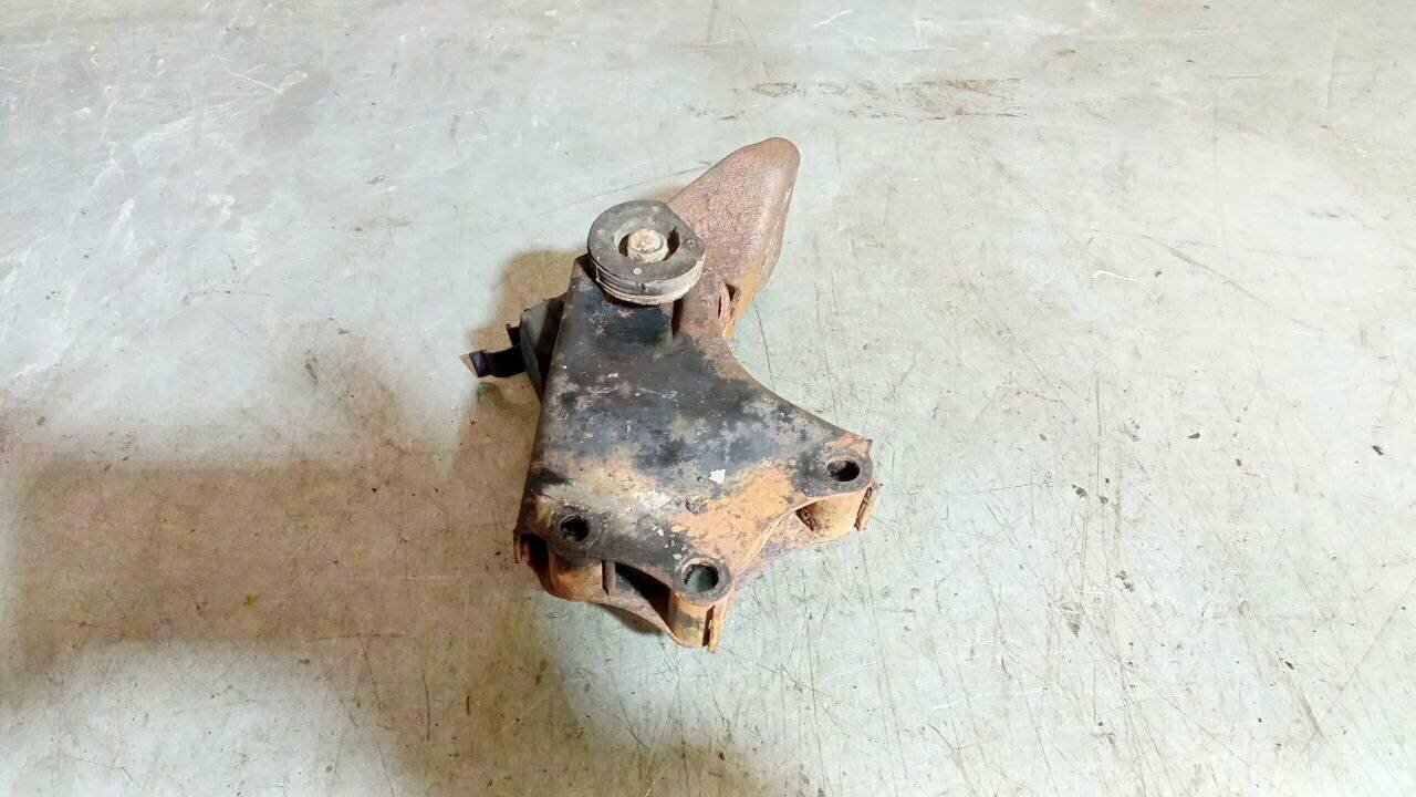 Подушка крепления двигателя задняя Mazda 323