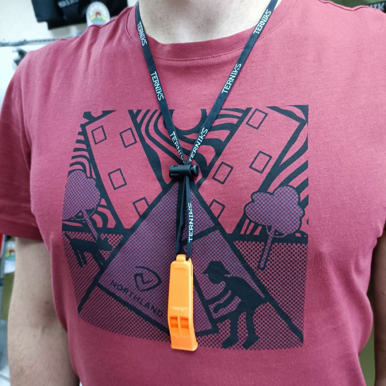 Свисток спасательный туристический сигнальный, брелок-свисток EN ISO 12402-8, громкий оранжевый