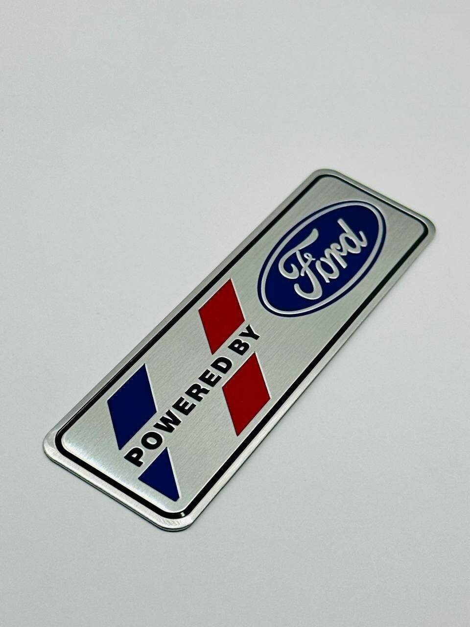 Шильдик надпись наклейка Powered By Ford 12см
