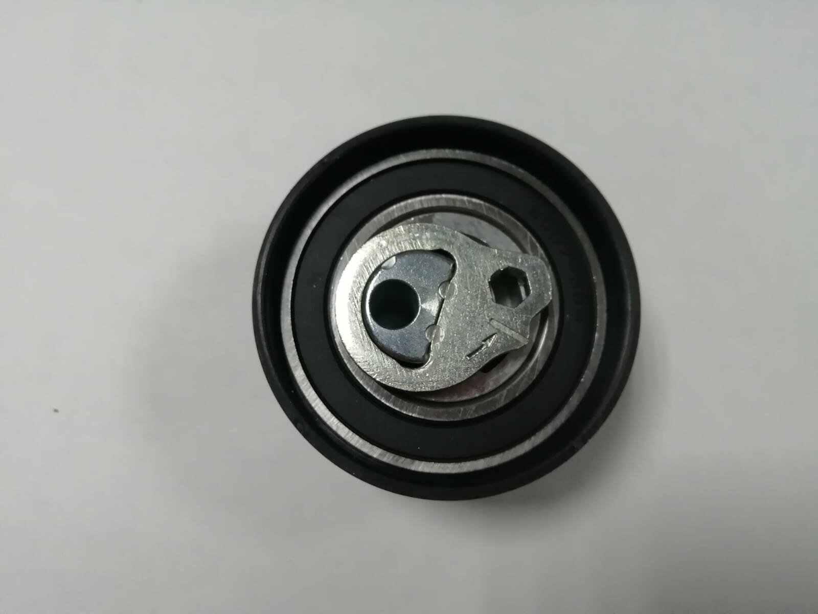 Ролик ГРМ натяжной (нового образца) MILES Vortex Estina [2.0 16V 5MT седан]