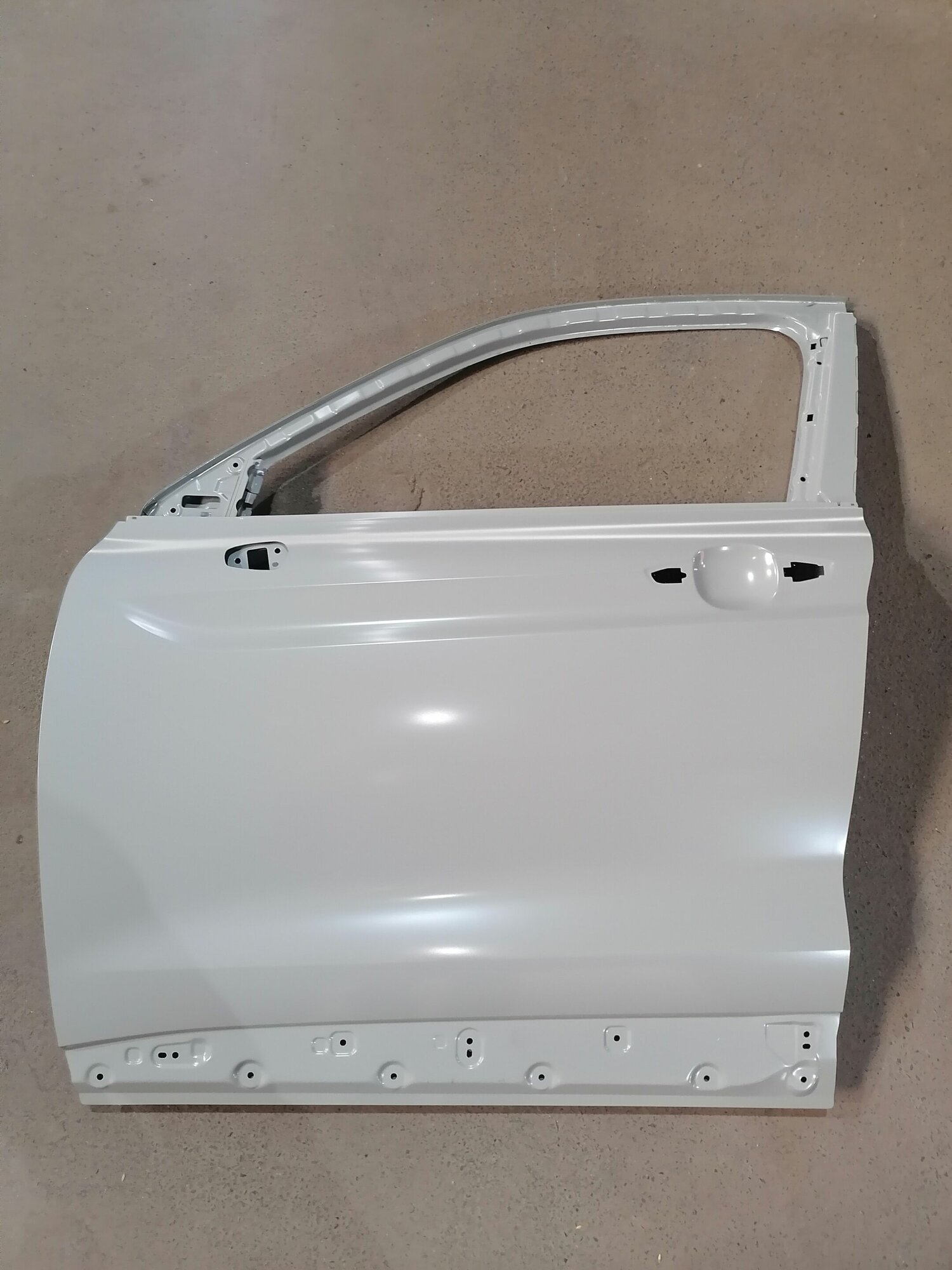 Дверь передняя левая Geely Tugella [2.0 16V 8AT внедорожник 4X4] 5075047100C15